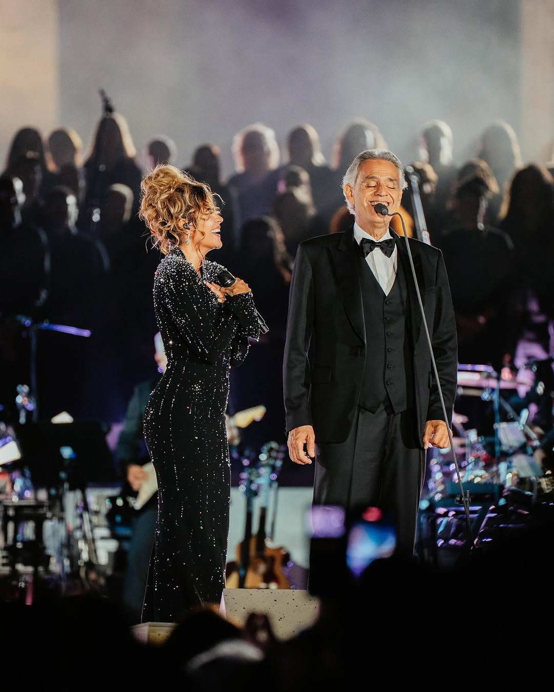 ¡Karol G hizo historia! Cantó junto a Andre Bocelli en el Vaticano | Diámetro Noticias